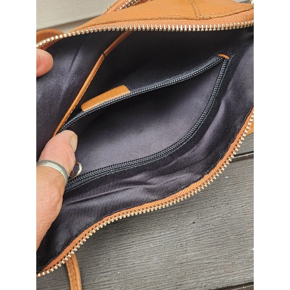 Wise Owl | Bags | Wise Owl Leather Crossbody Bag Small Multizip Purse ...